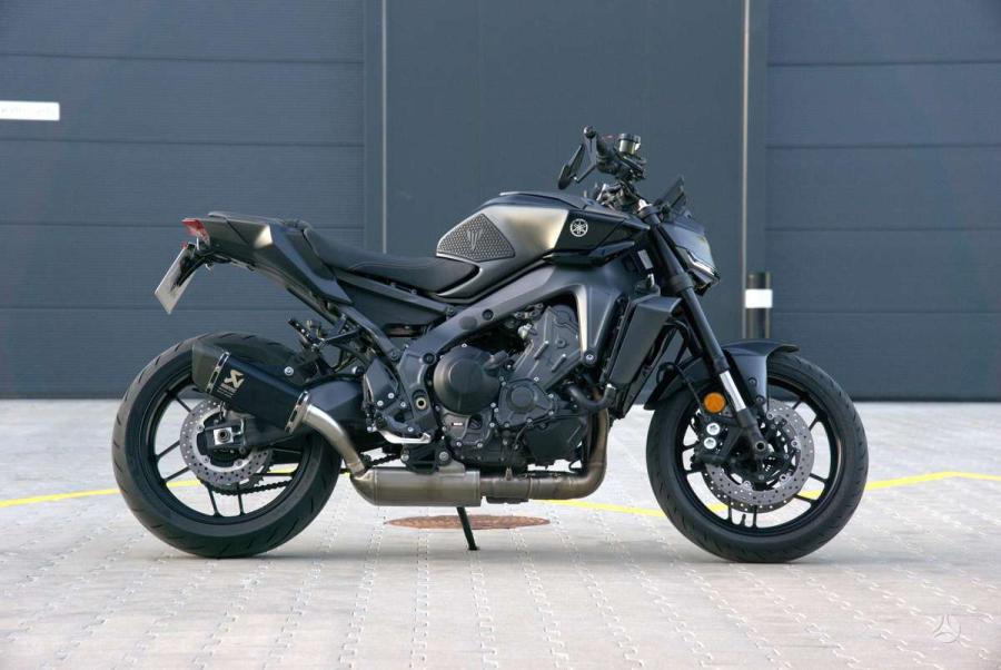 Black Yamaha MT 09 2024 in Vilnius, with an engine capacity of 0.89 L and mileage of 10 thousand km for 8399 €, photo 5 on AUTOMOTO.COM.LV