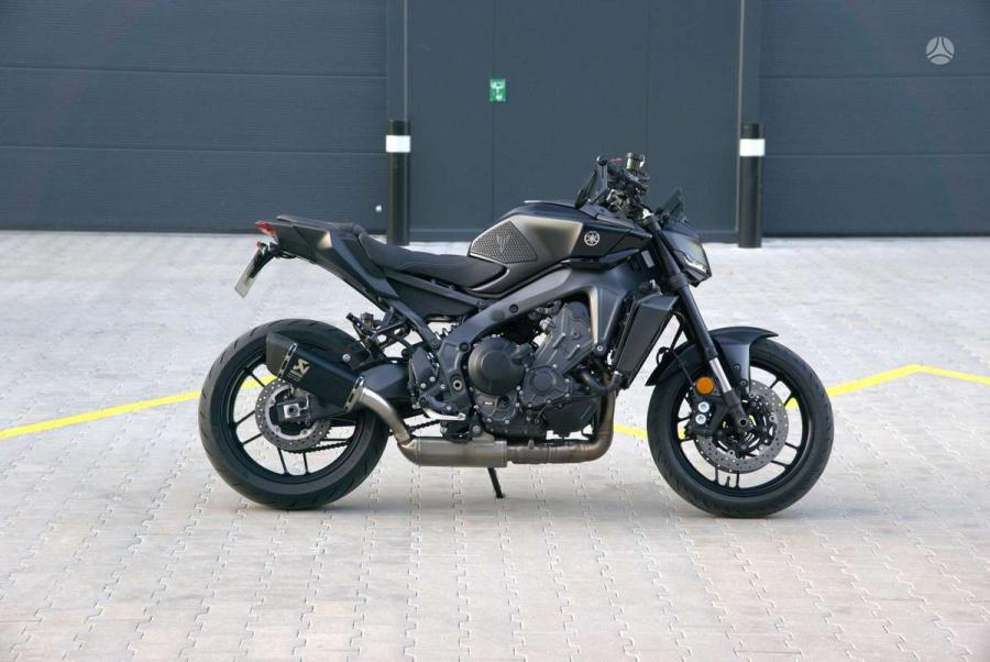Black Yamaha MT 09 2024 in Vilnius, with an engine capacity of 0.89 L and mileage of 10 thousand km for 8399 €, photo 6 on AUTOMOTO.COM.LV