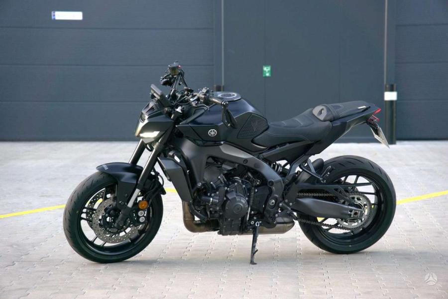 Black Yamaha MT 09 2024 in Vilnius, with an engine capacity of 0.89 L and mileage of 10 thousand km for 8399 €, photo 9 on AUTOMOTO.COM.LV
