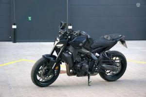Black Yamaha MT 09 2024 in Vilnius, with an engine capacity of 0.89 L and mileage of 10 thousand km for 8399 €, photo 10 on AUTOMOTO.COM.LV