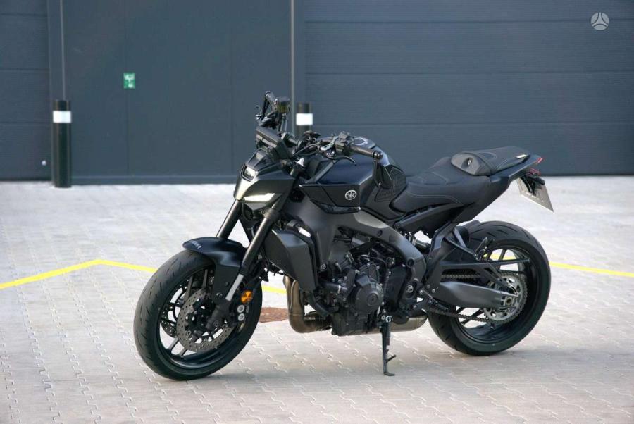 Black Yamaha MT 09 2024 in Vilnius, with an engine capacity of 0.89 L and mileage of 10 thousand km for 8399 €, photo 10 on AUTOMOTO.COM.LV