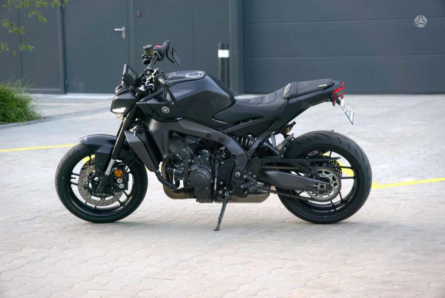 Black Yamaha MT 09 2024 in Vilnius, with an engine capacity of 0.89 L and mileage of 10 thousand km for 8399 €, photo 11 on AUTOMOTO.COM.LV