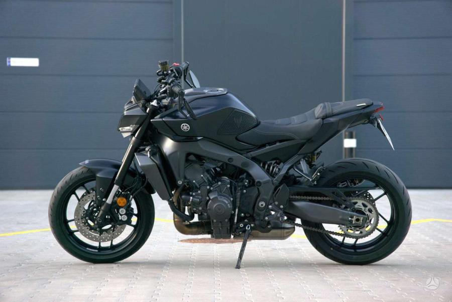 Black Yamaha MT 09 2024 in Vilnius, with an engine capacity of 0.89 L and mileage of 10 thousand km for 8399 €, photo 12 on AUTOMOTO.COM.LV