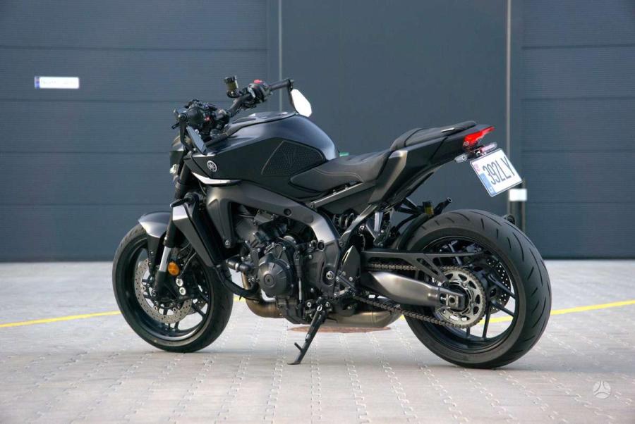 Black Yamaha MT 09 2024 in Vilnius, with an engine capacity of 0.89 L and mileage of 10 thousand km for 8399 €, photo 13 on AUTOMOTO.COM.LV