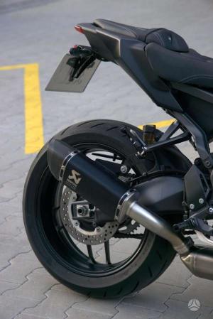 Black Yamaha MT 09 2024 in Vilnius, with an engine capacity of 0.89 L and mileage of 10 thousand km for 8399 €, photo 16 on AUTOMOTO.COM.LV