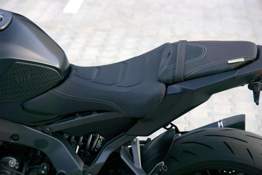 Black Yamaha MT 09 2024 in Vilnius, with an engine capacity of 0.89 L and mileage of 10 thousand km for 8399 €, photo 17 on AUTOMOTO.COM.LV