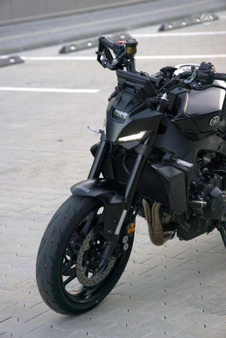 Black Yamaha MT 09 2024 in Vilnius, with an engine capacity of 0.89 L and mileage of 10 thousand km for 8399 €, photo 21 on AUTOMOTO.COM.LV