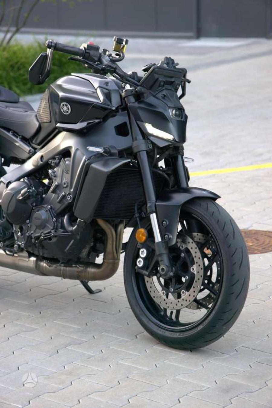 Black Yamaha MT 09 2024 in Vilnius, with an engine capacity of 0.89 L and mileage of 10 thousand km for 8399 €, photo 22 on AUTOMOTO.COM.LV