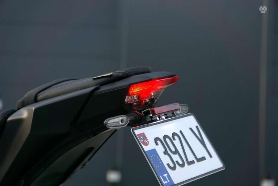 Black Yamaha MT 09 2024 in Vilnius, with an engine capacity of 0.89 L and mileage of 10 thousand km for 8399 €, photo 23 on AUTOMOTO.COM.LV