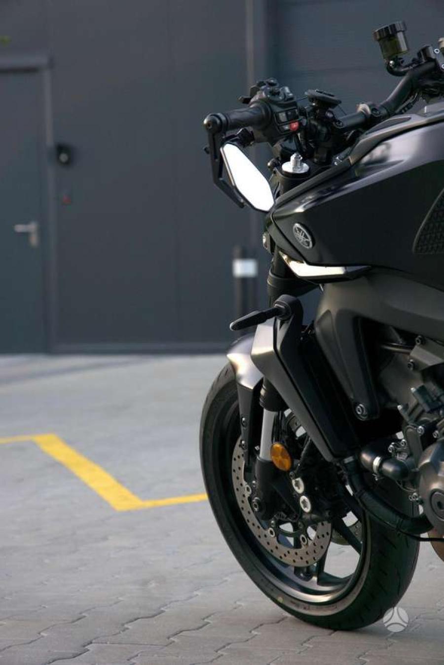 Black Yamaha MT 09 2024 in Vilnius, with an engine capacity of 0.89 L and mileage of 10 thousand km for 8399 €, photo 24 on AUTOMOTO.COM.LV