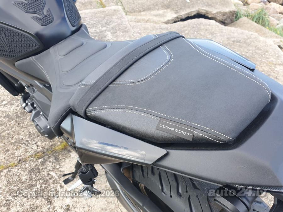 Melns Yamaha MT 09 2025 Tallina, ar dzinēja tilpumu 0.89 L un nobraukumu 7 tūkst. km par 10000 €, foto 12 vietnē AUTOMOTO.COM.LV