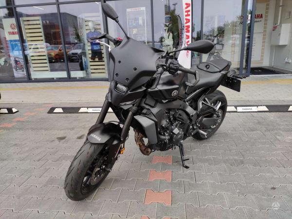 Black Yamaha MT 09 2026 in Klaipeda, with an engine capacity of 0.69 L and mileage of 1 thousand km for 10800 €, photo 3 on AUTOMOTO.COM.LV