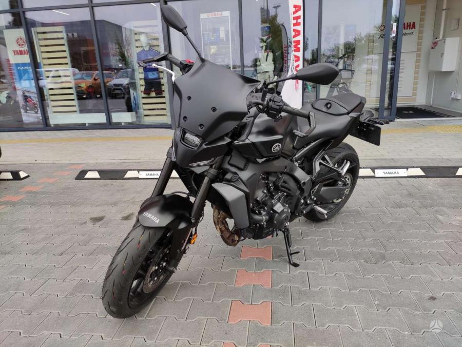 Black Yamaha MT 09 2026 in Klaipeda, with an engine capacity of 0.69 L and mileage of 1 thousand km for 10800 €, photo 3 on AUTOMOTO.COM.LV