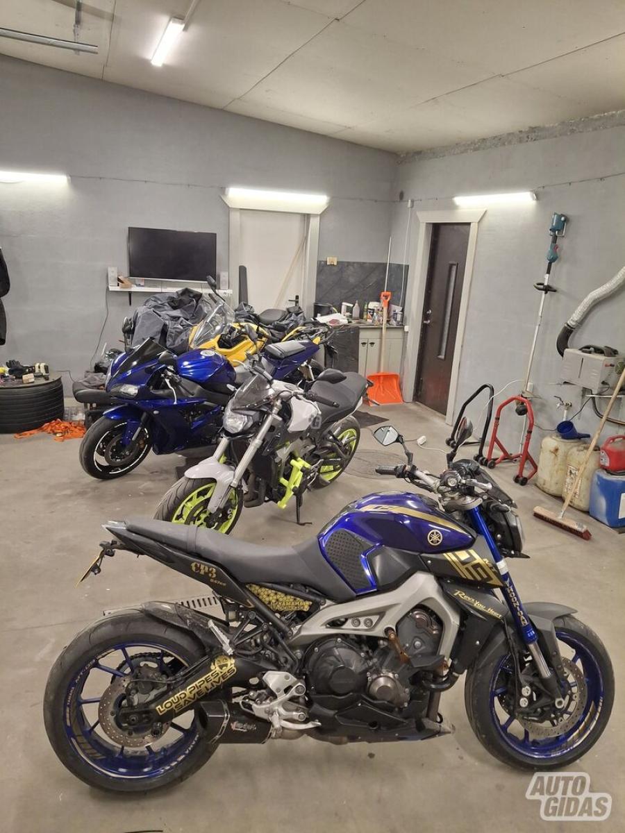 Zils Yamaha MT 09 2015 Alīta, ar dzinēja tilpumu 0.85 L un nobraukumu 24 tūkst. km par 5500 €, foto 1 vietnē AUTOMOTO.COM.LV