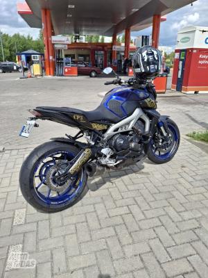 Zils Yamaha MT 09 2015 Alīta, ar dzinēja tilpumu 0.85 L un nobraukumu 24 tūkst. km par 5500 €, foto 3 vietnē AUTOMOTO.COM.LV