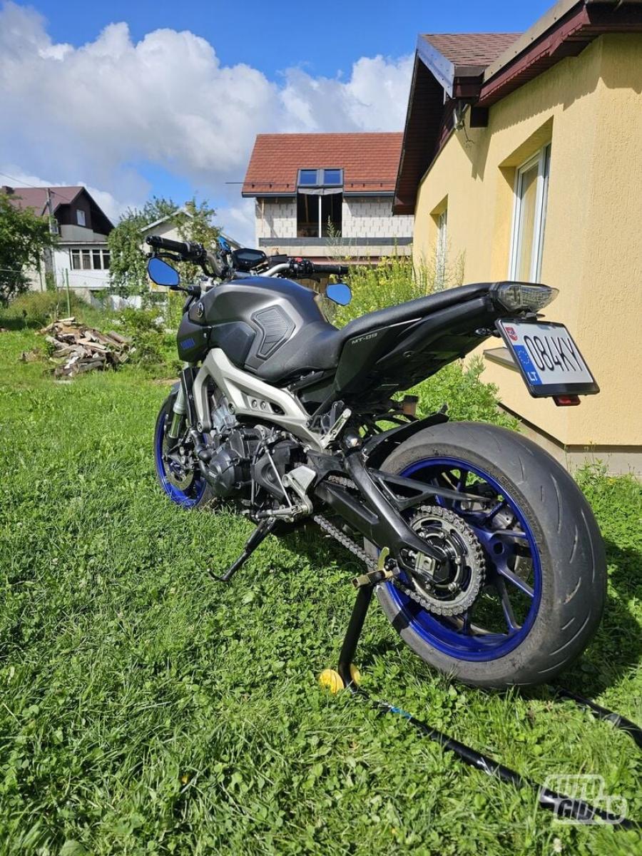 Pelēks Yamaha MT 09 2014 Viļņa, ar dzinēja tilpumu 0.00 L un nobraukumu 50 tūkst. km par 4300 €, foto 1 vietnē AUTOMOTO.COM.LV
