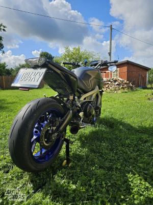 Pelēks Yamaha MT 09 2014 Viļņa, ar dzinēja tilpumu 0.00 L un nobraukumu 50 tūkst. km par 4300 €, foto 3 vietnē AUTOMOTO.COM.LV