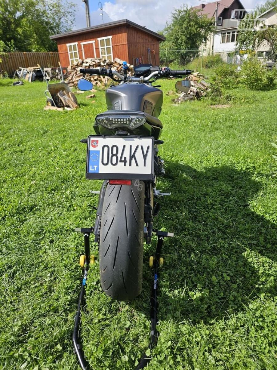 Pelēks Yamaha MT 09 2014 Viļņa, ar dzinēja tilpumu 0.00 L un nobraukumu 50 tūkst. km par 4300 €, foto 4 vietnē AUTOMOTO.COM.LV