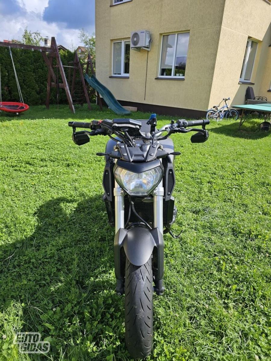 Pelēks Yamaha MT 09 2014 Viļņa, ar dzinēja tilpumu 0.00 L un nobraukumu 50 tūkst. km par 4300 €, foto 5 vietnē AUTOMOTO.COM.LV