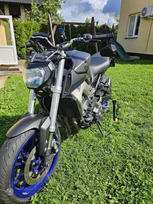 Grey Yamaha MT 09 2014 in Vilnius, with an engine capacity of 0.85 L and mileage of 50 thousand km for 4300 €, photo 7 on AUTOMOTO.COM.LV