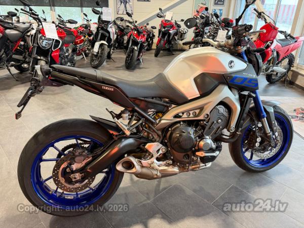 Pelēks Yamaha MT 09 2015 Tallina, ar dzinēja tilpumu 0.85 L un nobraukumu 20 tūkst. km par 5990 €, foto 3 vietnē AUTOMOTO.COM.LV