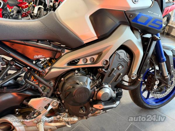 Pelēks Yamaha MT 09 2015 Tallina, ar dzinēja tilpumu 0.85 L un nobraukumu 20 tūkst. km par 5990 €, foto 4 vietnē AUTOMOTO.COM.LV