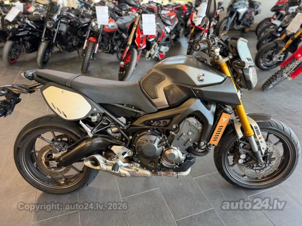 Grey Yamaha MT 09 2015 in Tallinn, with an engine capacity of 0.85 L and mileage of 32 thousand km for 5990 €, photo 2 on AUTOMOTO.COM.LV