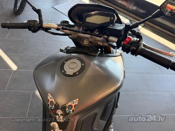 Grey Yamaha MT 09 2015 in Tallinn, with an engine capacity of 0.85 L and mileage of 32 thousand km for 5990 €, photo 4 on AUTOMOTO.COM.LV