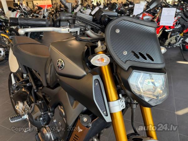 Grey Yamaha MT 09 2015 in Tallinn, with an engine capacity of 0.85 L and mileage of 32 thousand km for 5990 €, photo 8 on AUTOMOTO.COM.LV