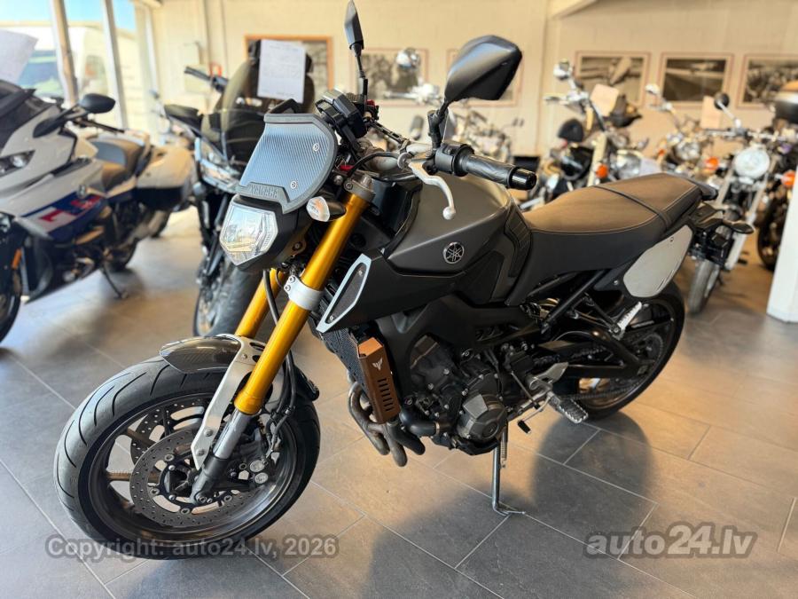 Grey Yamaha MT 09 2015 in Tallinn, with an engine capacity of 0.85 L and mileage of 32 thousand km for 5990 €, photo 11 on AUTOMOTO.COM.LV