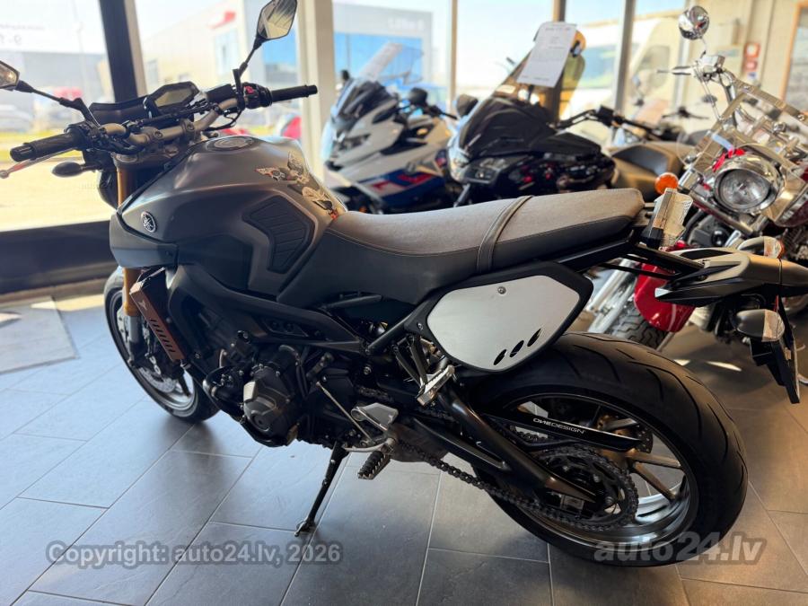 Grey Yamaha MT 09 2015 in Tallinn, with an engine capacity of 0.85 L and mileage of 32 thousand km for 5990 €, photo 13 on AUTOMOTO.COM.LV