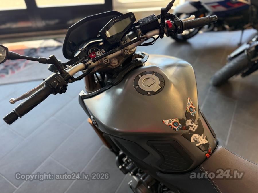 Grey Yamaha MT 09 2015 in Tallinn, with an engine capacity of 0.85 L and mileage of 32 thousand km for 5990 €, photo 14 on AUTOMOTO.COM.LV