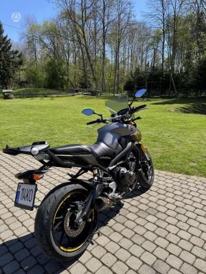 Grey Yamaha MT 09 2015 in Kaunas, with an engine capacity of 0.85 L and mileage of 35 thousand km for 4900 €, photo 3 on AUTOMOTO.COM.LV