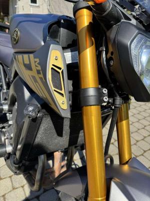 Grey Yamaha MT 09 2015 in Kaunas, with an engine capacity of 0.85 L and mileage of 35 thousand km for 4900 €, photo 8 on AUTOMOTO.COM.LV