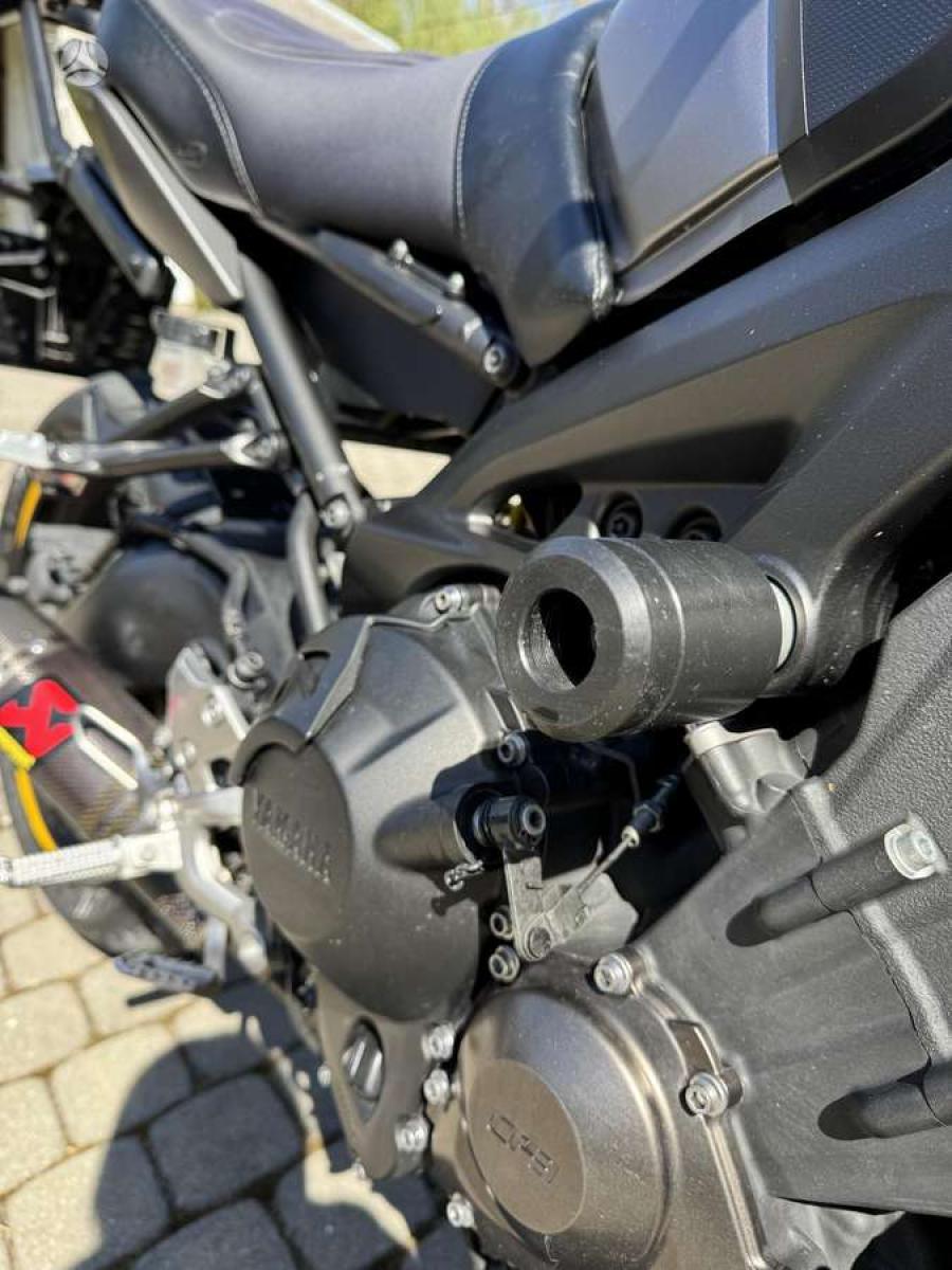 Grey Yamaha MT 09 2015 in Kaunas, with an engine capacity of 0.85 L and mileage of 35 thousand km for 4900 €, photo 9 on AUTOMOTO.COM.LV