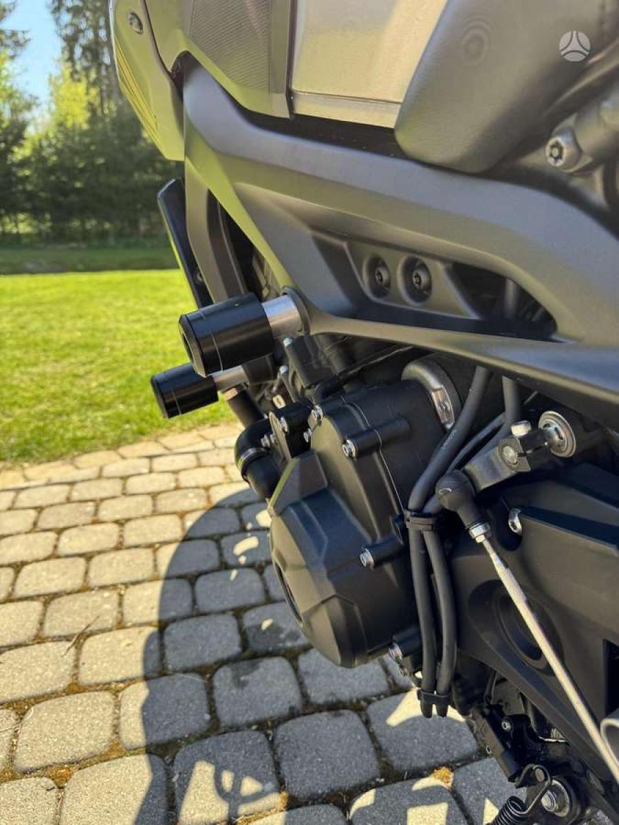 Grey Yamaha MT 09 2015 in Kaunas, with an engine capacity of 0.85 L and mileage of 35 thousand km for 4900 €, photo 13 on AUTOMOTO.COM.LV