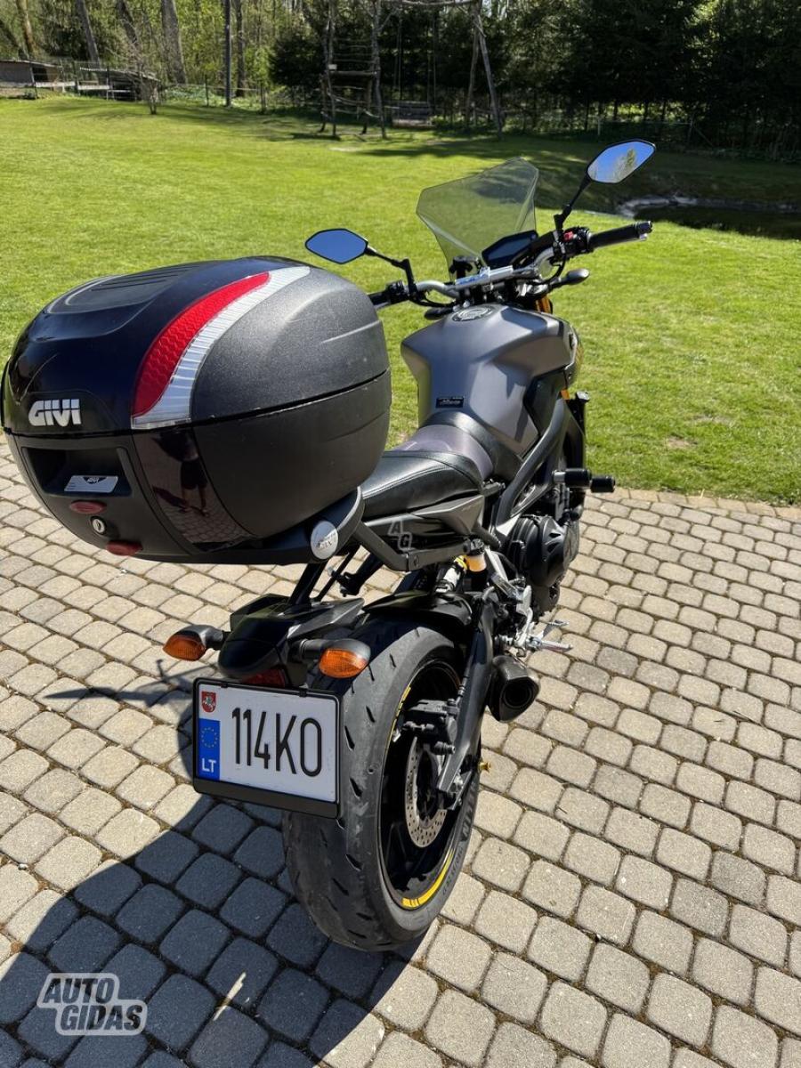 Grey Yamaha MT 09 2015 in Kaunas, with an engine capacity of 0.85 L and mileage of 37 thousand km for 4850 €, photo 9 on AUTOMOTO.COM.LV