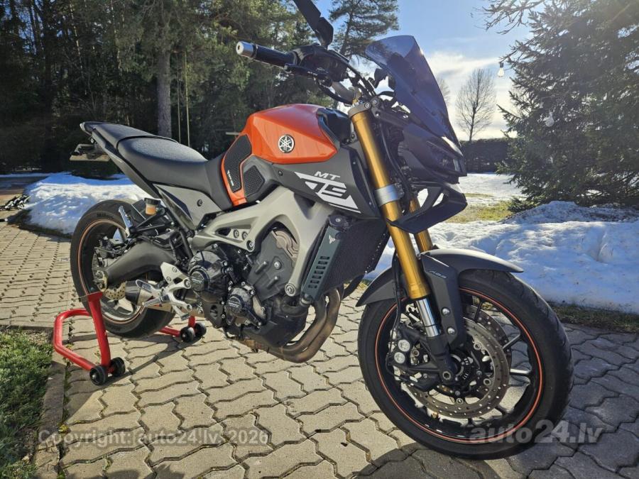 Grey Yamaha MT 09 2016 in Rakvere, with an engine capacity of 0.85 L and mileage of 32 thousand km for 6500 €, photo 1 on AUTOMOTO.COM.LV
