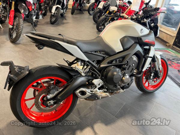 Pelēks Yamaha MT 09 2020 Tallina, ar dzinēja tilpumu 0.85 L un nobraukumu 26 tūkst. km par 7290 €, foto 3 vietnē AUTOMOTO.COM.LV