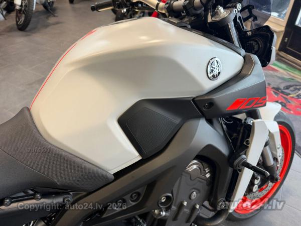Pelēks Yamaha MT 09 2020 Tallina, ar dzinēja tilpumu 0.85 L un nobraukumu 26 tūkst. km par 7290 €, foto 4 vietnē AUTOMOTO.COM.LV