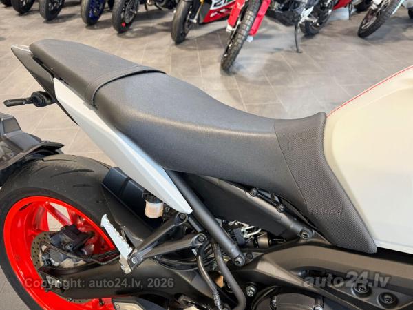 Pelēks Yamaha MT 09 2020 Tallina, ar dzinēja tilpumu 0.85 L un nobraukumu 26 tūkst. km par 7290 €, foto 5 vietnē AUTOMOTO.COM.LV