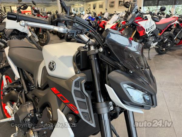 Pelēks Yamaha MT 09 2020 Tallina, ar dzinēja tilpumu 0.85 L un nobraukumu 26 tūkst. km par 7290 €, foto 9 vietnē AUTOMOTO.COM.LV