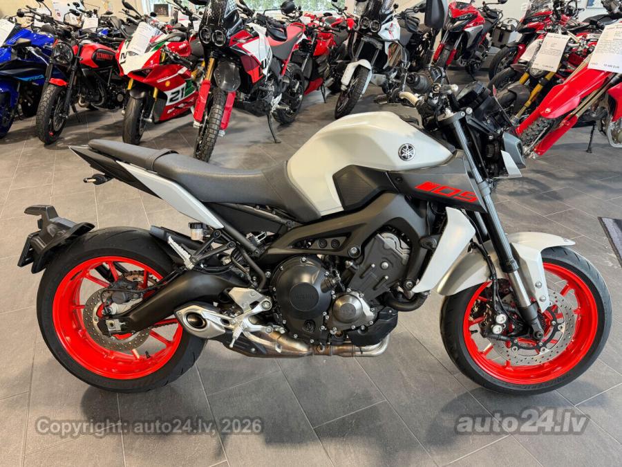 Grey Yamaha MT 09 2020 in Tallinn, with an engine capacity of 0.85 L and mileage of 26 thousand km for 7290 €, photo 2 on AUTOMOTO.COM.LV