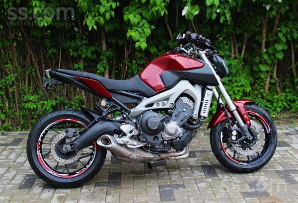 Yamaha MT 09 2013 in Tukums, with an engine capacity of 0.90 L and mileage of 0 thousand km for 5000 €, photo 2 on AUTOMOTO.COM.LV