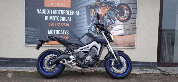 Yamaha MT 09 2014 in Panevezys, with an engine capacity of 0.90 L and mileage of 39 thousand km for 3700 €, photo 3 on AUTOMOTO.COM.LV