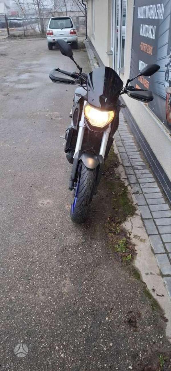 Yamaha MT 09 2014 in Panevezys, with an engine capacity of 0.90 L and mileage of 39 thousand km for 3700 €, photo 5 on AUTOMOTO.COM.LV