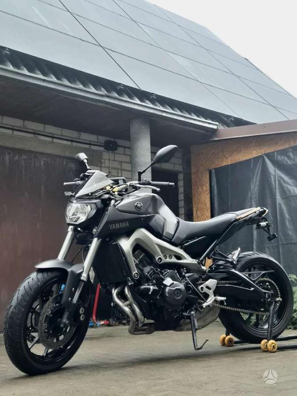 Yamaha MT 09 2014 in Prienai, with an engine capacity of 0.90 L and mileage of 51 thousand km for 3990 €, photo 2 on AUTOMOTO.COM.LV