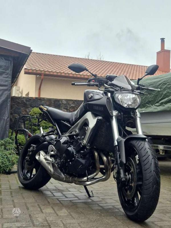 Yamaha MT 09 2014 in Prienai, with an engine capacity of 0.90 L and mileage of 51 thousand km for 3990 €, photo 3 on AUTOMOTO.COM.LV