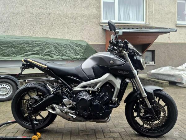 Yamaha MT 09 2014 in Prienai, with an engine capacity of 0.90 L and mileage of 51 thousand km for 3990 €, photo 6 on AUTOMOTO.COM.LV