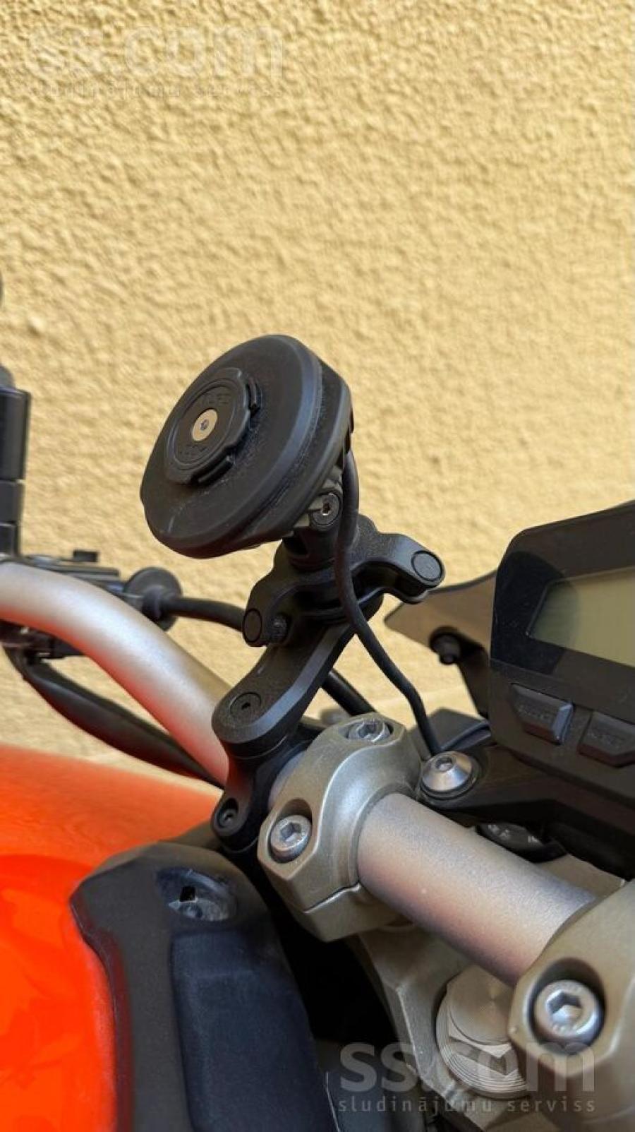 Yamaha MT 09 2014 in Riga, with an engine capacity of 0.85 L and mileage of 0 thousand km for 5990 €, photo 6 on AUTOMOTO.COM.LV